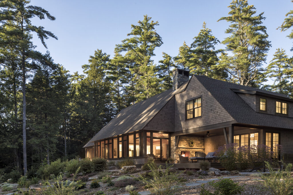 Modern Edge Meets Rustic Detailing in this Elegant Litchfield Lake ...